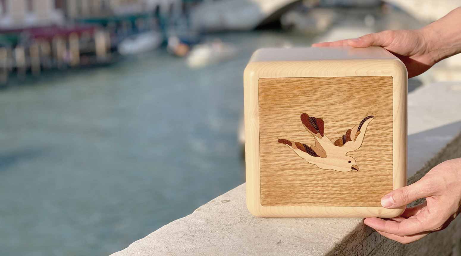 6 Ideas on Where to Put Your Ceramic Urns Outside